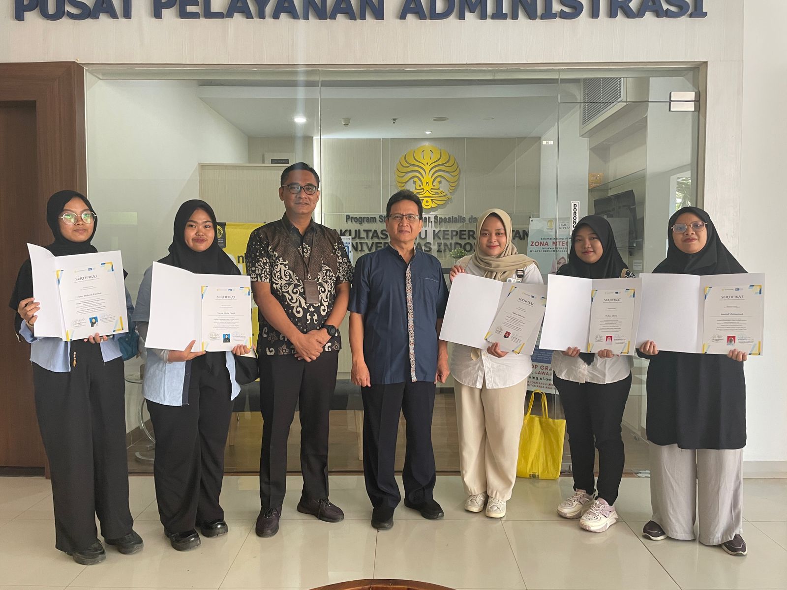 Pembagian Sertifikat Kelulusan Pelatihan Caregiver Lansia Batch 1 ...